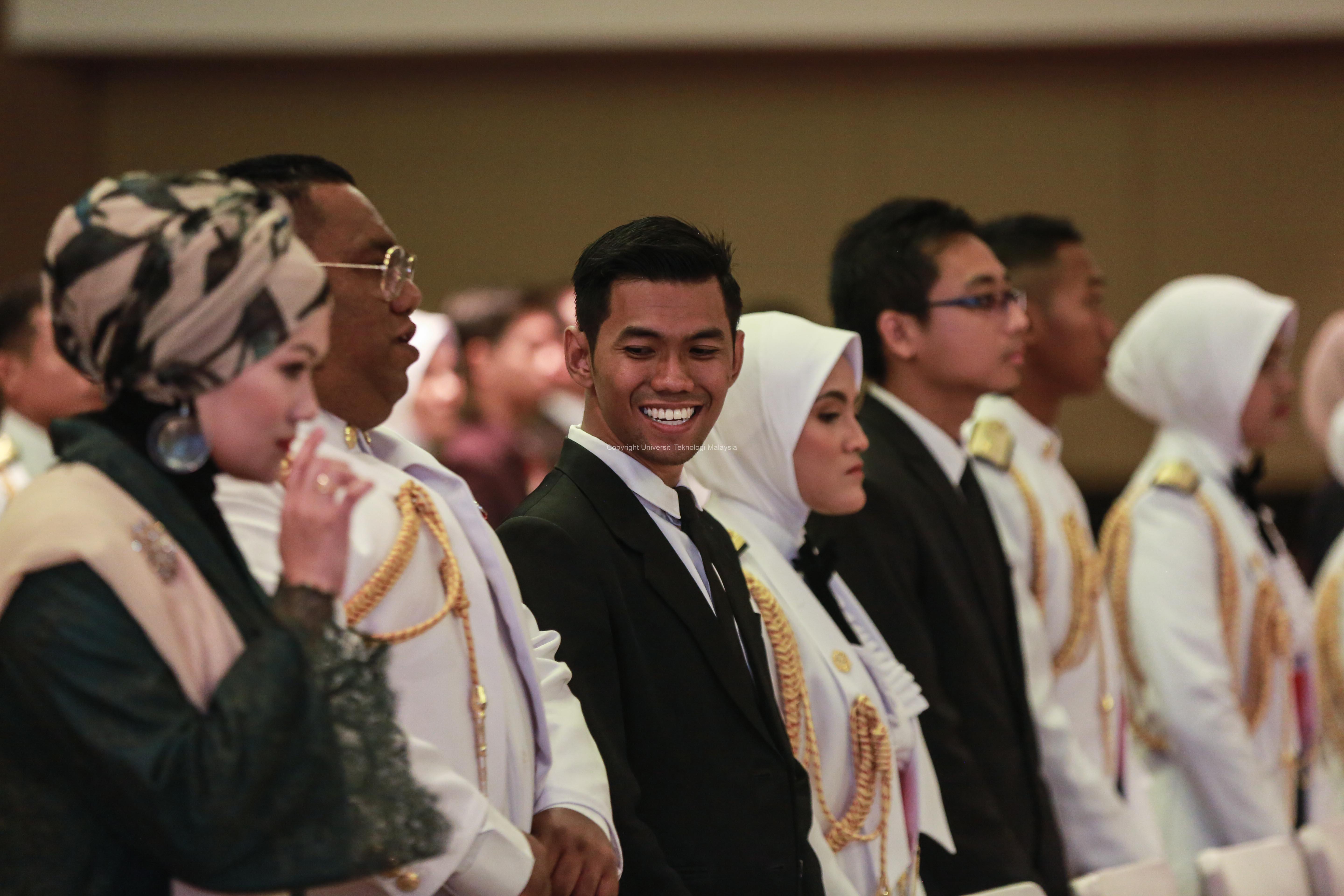 Majlis Makan Malam Rejimental Pentauliahan Pegawai Muda PALAPES UTM ...